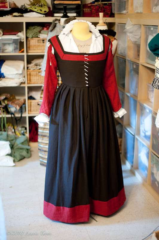 Worsted wool kirtle – Laurie Tavan