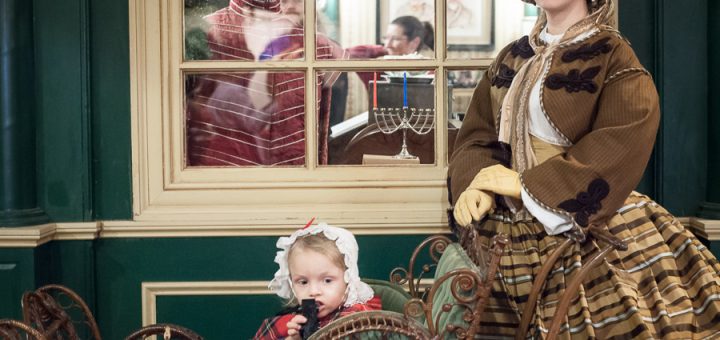 A new trick- cardboard corset form – Laurie Tavan